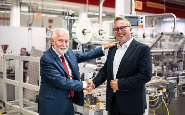 Ein Schritt in die Zukunft: Generationenwechsel bei Bluhm Systeme ...